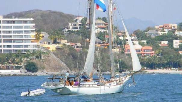 Schooner Sailing Pacific Central American Coast